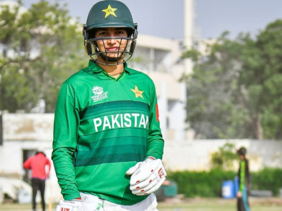 Aliya Riaz Cricket Player Pakistan finished match like ms dhoni by hits ...