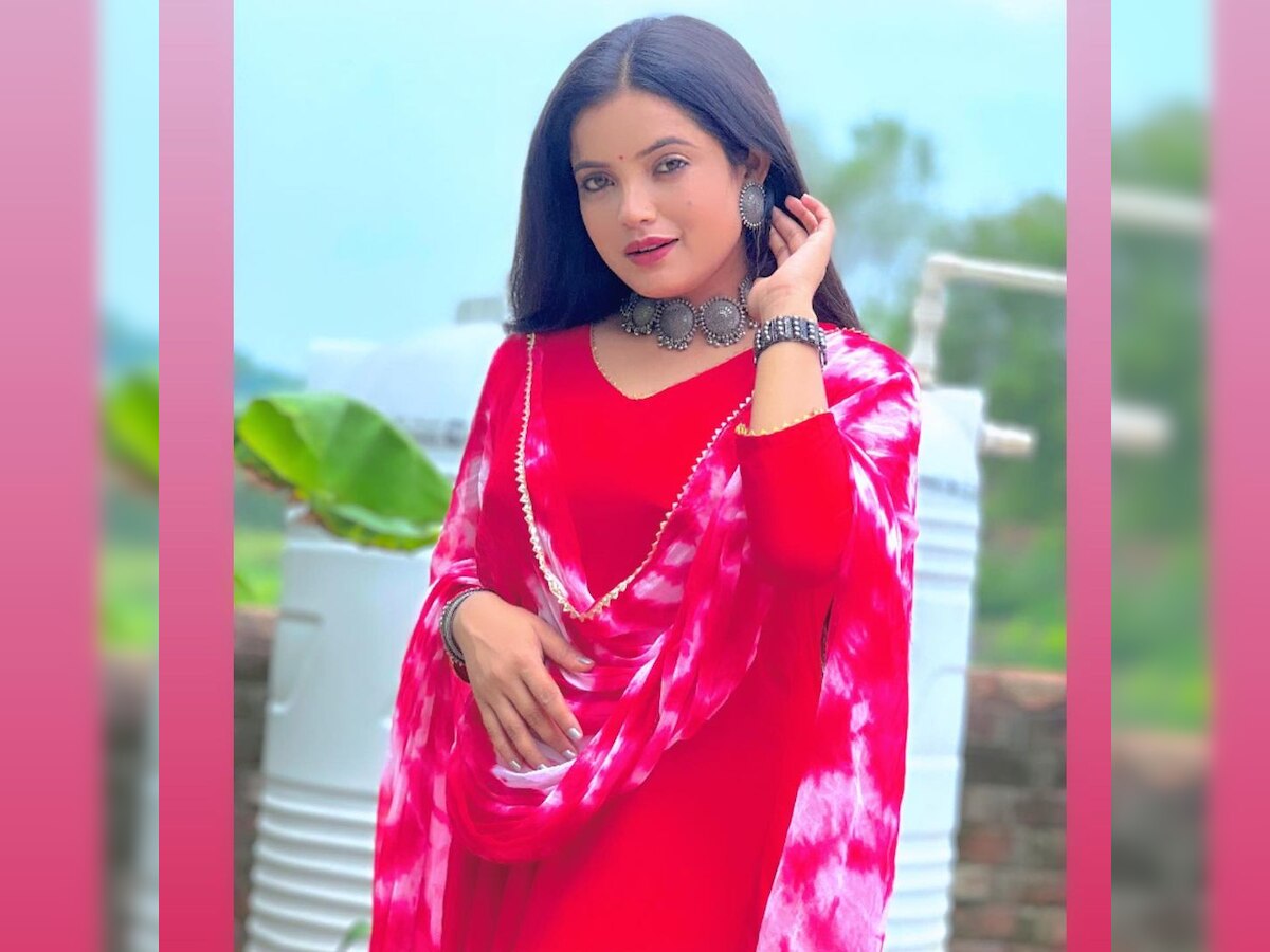 Bhojpuri Actress Sona Singh Became Sensation on Social Media in Salwar ...