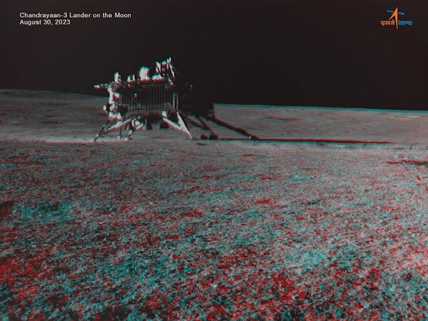 isro shares stunning image of moon surface taken by pragyan rover |ऐसा ...