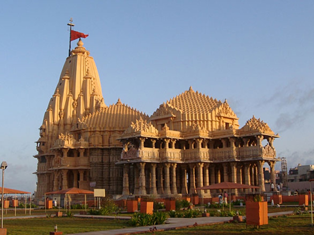 देश के प्रसिद्ध श्री कृष्‍ण मंदिर, जीवन में एक बार जरूर करें इनके दर्शन ...