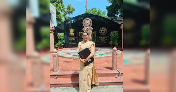 Success Story peshkar ki beti bani judge rampur daughter clear up pcs j ...