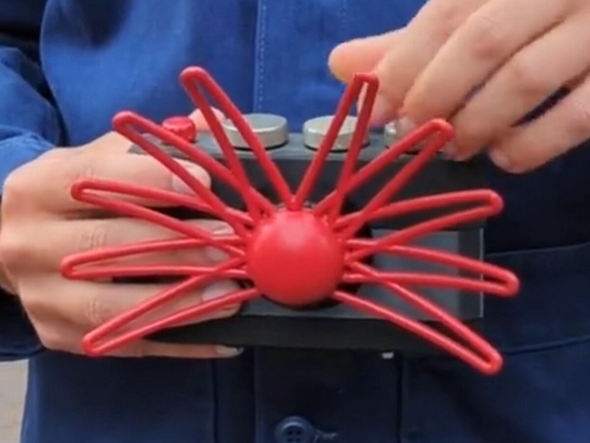 mysterious no lens camera becomes cetre of atraction check how it works ...