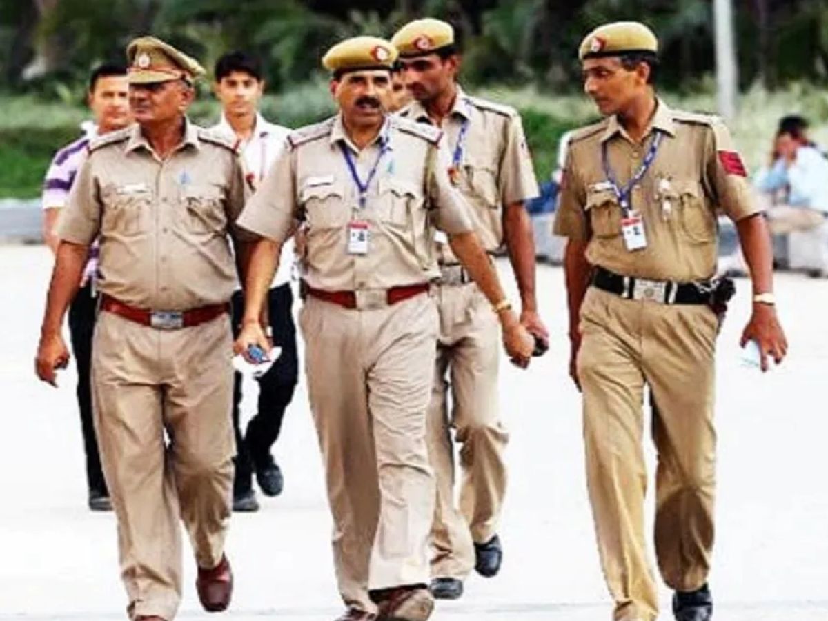 General Knowledge Police Uniform Color connected to Battle of Plassey ...