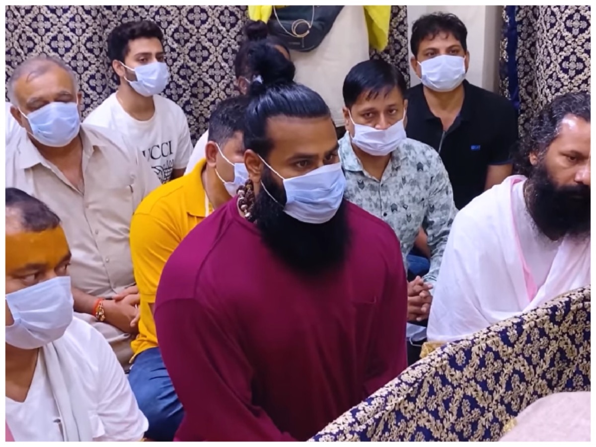 WWE Wrestler Veer Mahan meet Swami premanand ji maharaj vrindavan ...