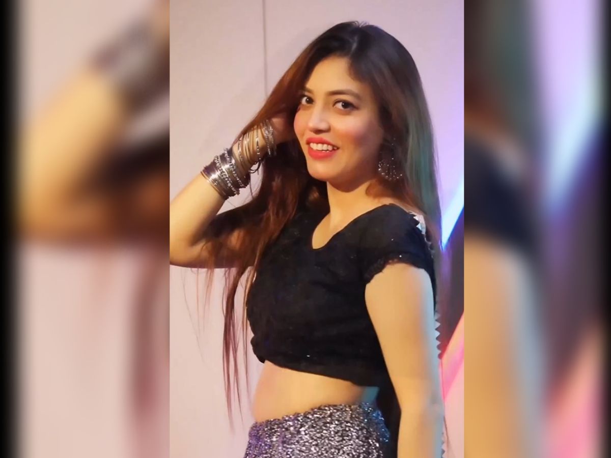 Desi bhabhi dance video viral on Instagram watch Bollywood item number ...