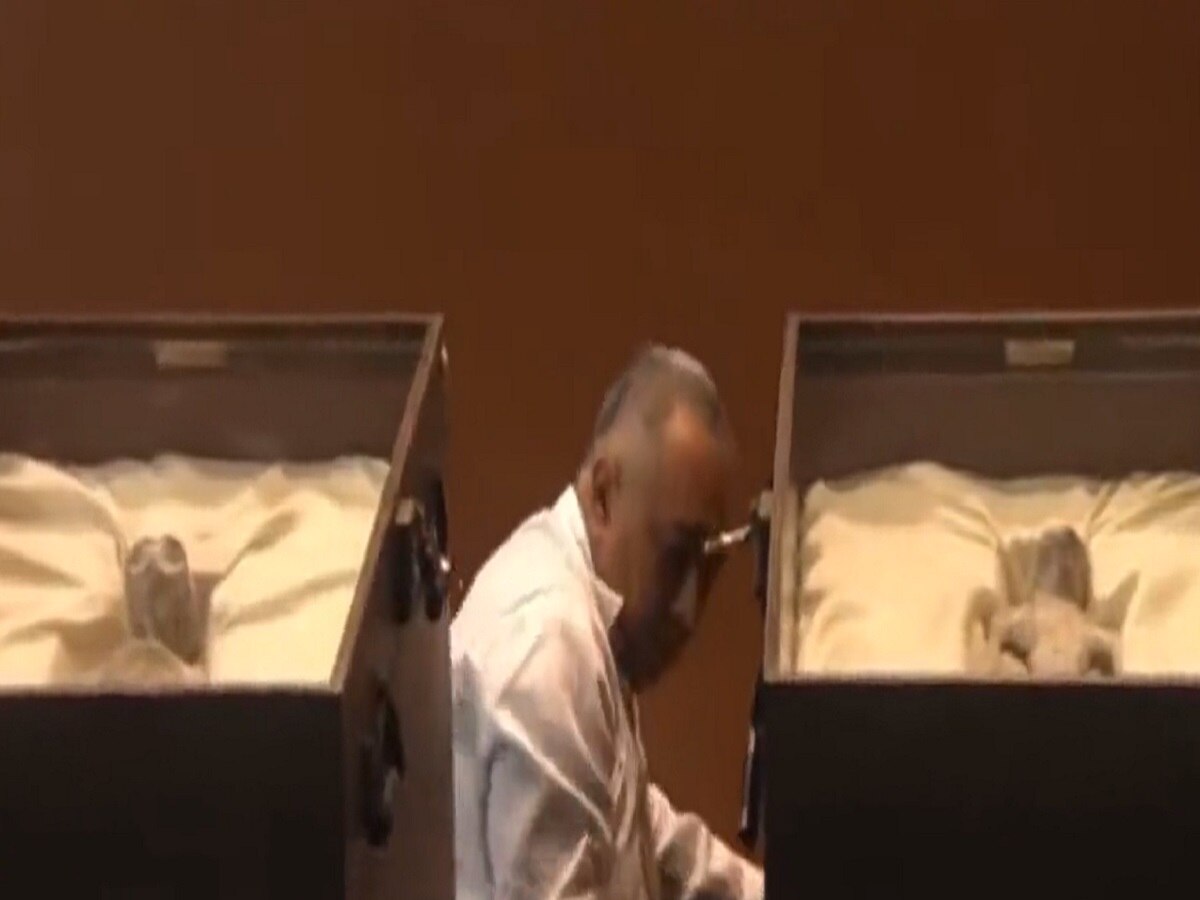 two alien corpses unveil by scientists of mexico first time in history ...