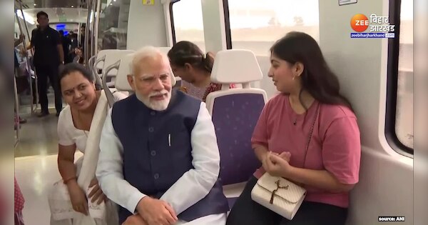 PM Modi Birthday Female passenger congratulated Narendra Modi by ...