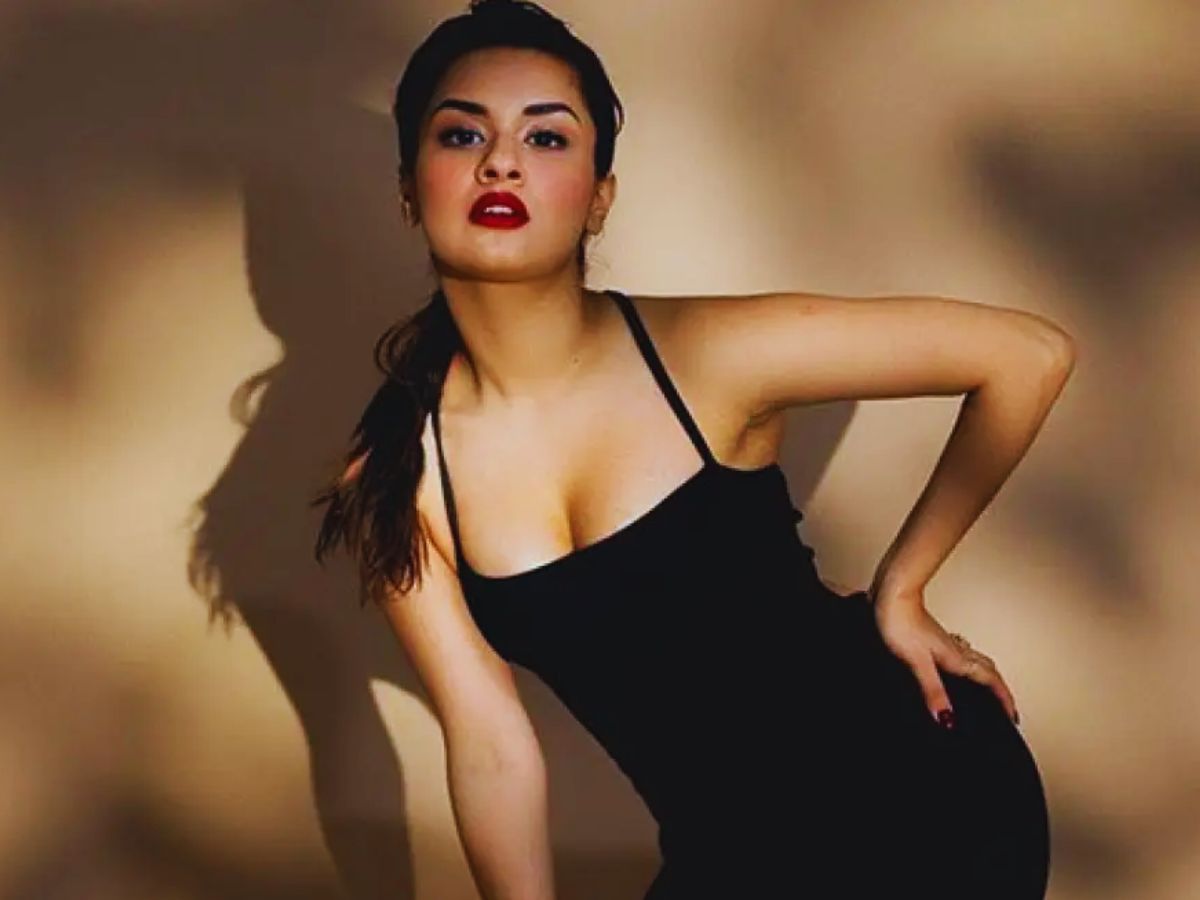 Avneet Kaur is bolder than Sofia Ansari and Uorfi Javed see HD bold pictures and images of ...