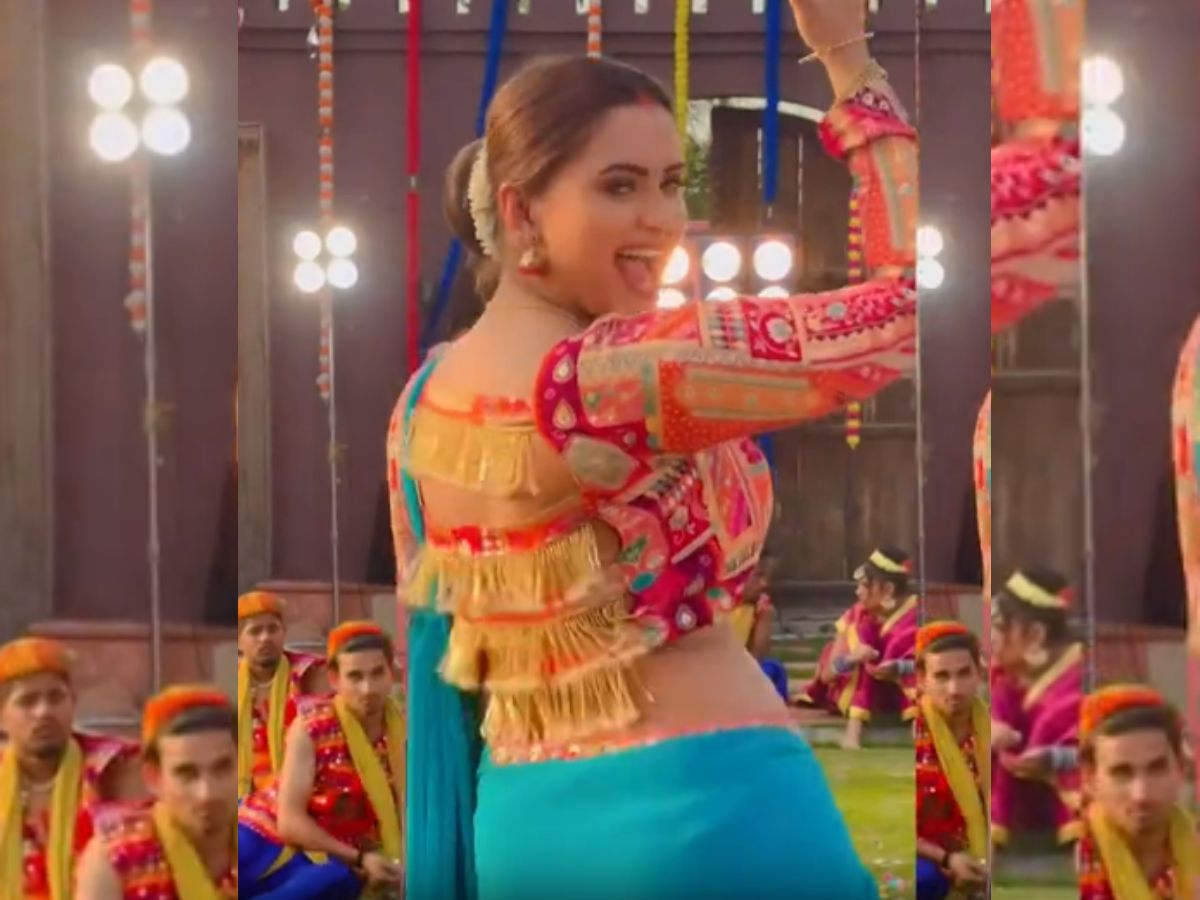 Neelam Giri Wearing a saree did desi dance watch video | Neelam Giri ...