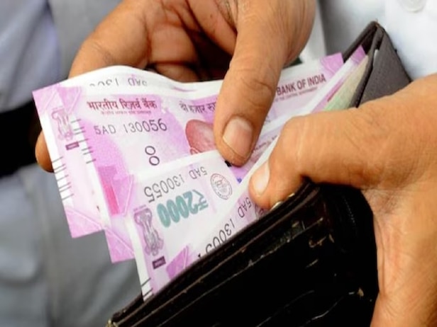 Rs 2000 Note you will not be able to use from today deposit them in ...