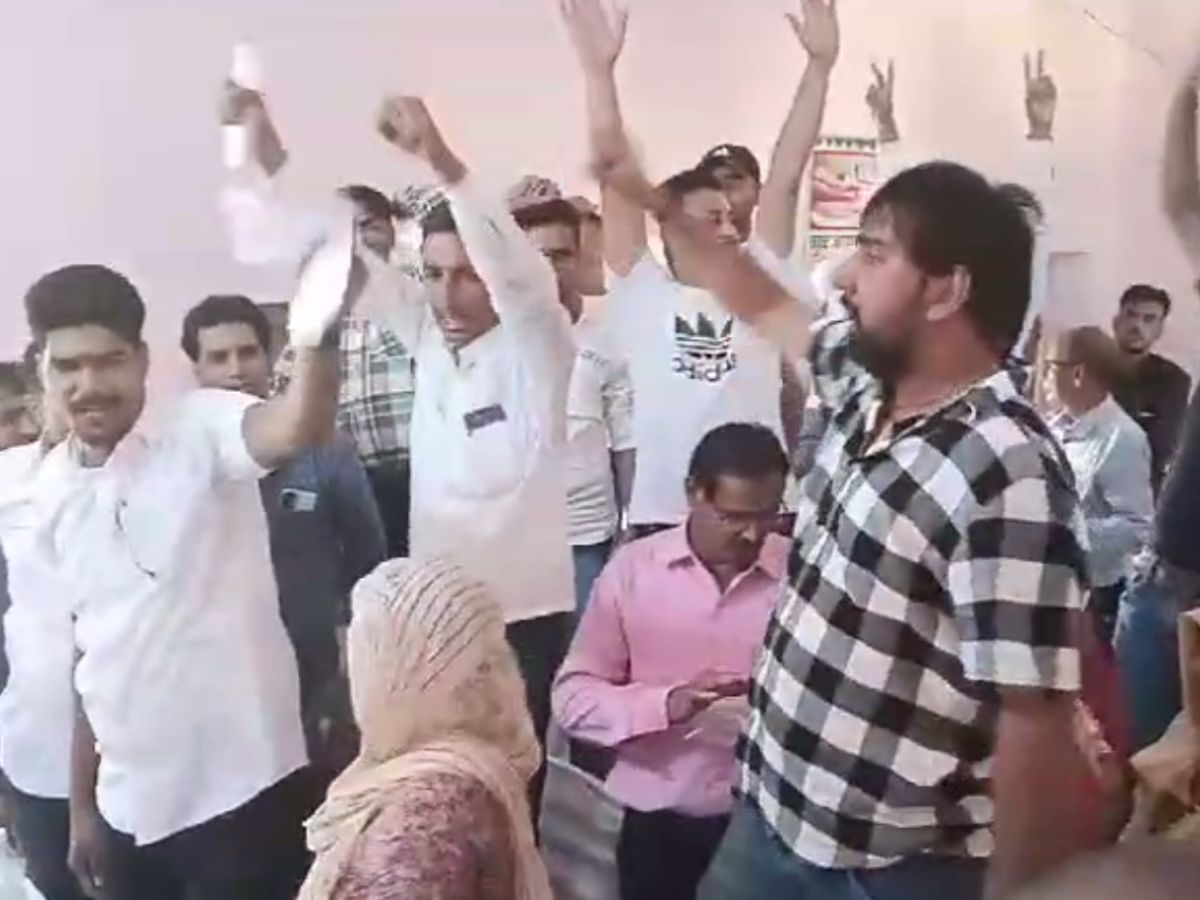 Sikar In general body meeting of Losal Municipality dignity of house ...