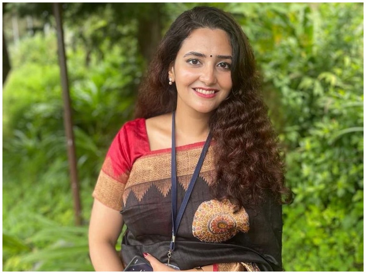 IAS pallavi mishra wiki salary biography success story and more | IAS Success Story: क्लासिकली ...