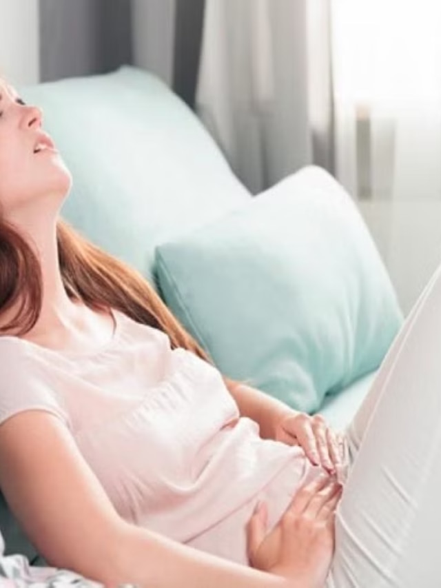 health tips signs symptoms before menstrual cycle periods se pehle ke ...