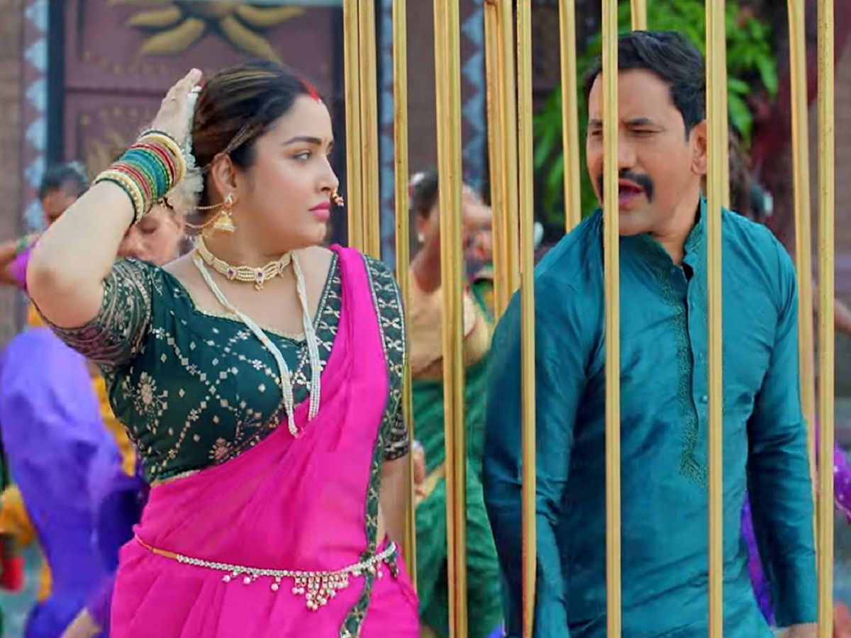 Dinesh Lal Yadav Nirahua and Amrapali Dubey new song Sab Hisab Hoga Tera Viral | Bhojpuri News ...