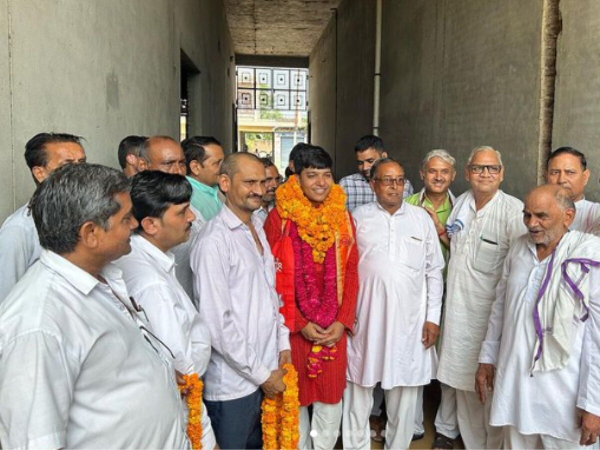 ayush goel left job with Rs 28 lakh package and started preparing for ...