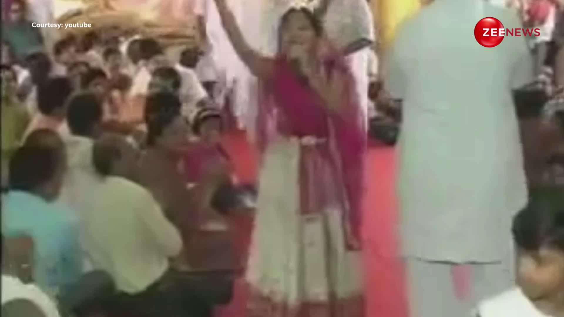 7 year old Jaya Kishori sang such lovely bhajan in Jagran old video is ...