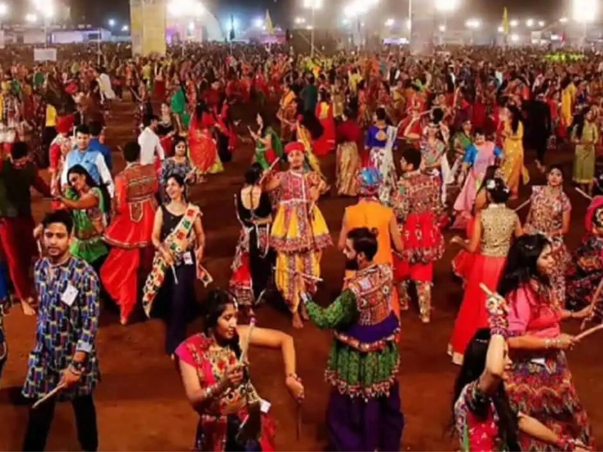 Do dandiya dance vigorously during Navratri 2023 along with losing ...
