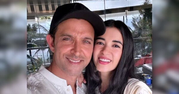 Hrithik Roshan comes out in support of Saba Azad who is being trolled for dancing | डांस को लेकर ...