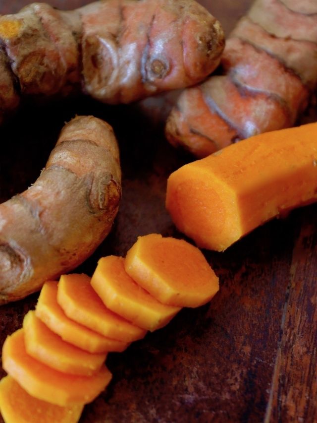 Raw Turmeric Benefits: संजीवनी का काम करती है कच्ची हल्दी, मिलते हैं 5 ...