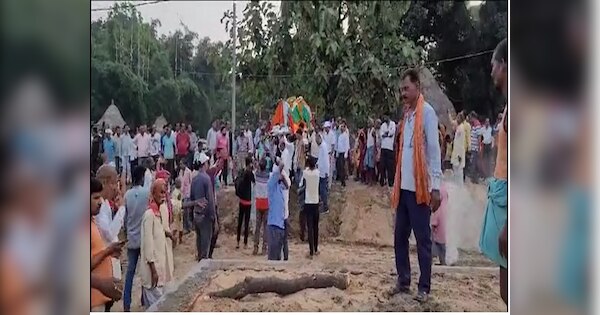 Constable forgot cartridges when he came to give guard of honor to ...