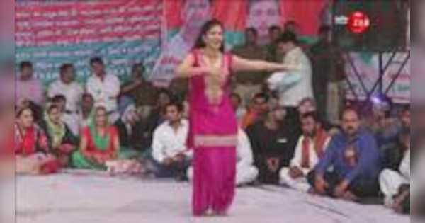 sapna choudhary dance to superhit haryanvi song in pink suit sapna ...
