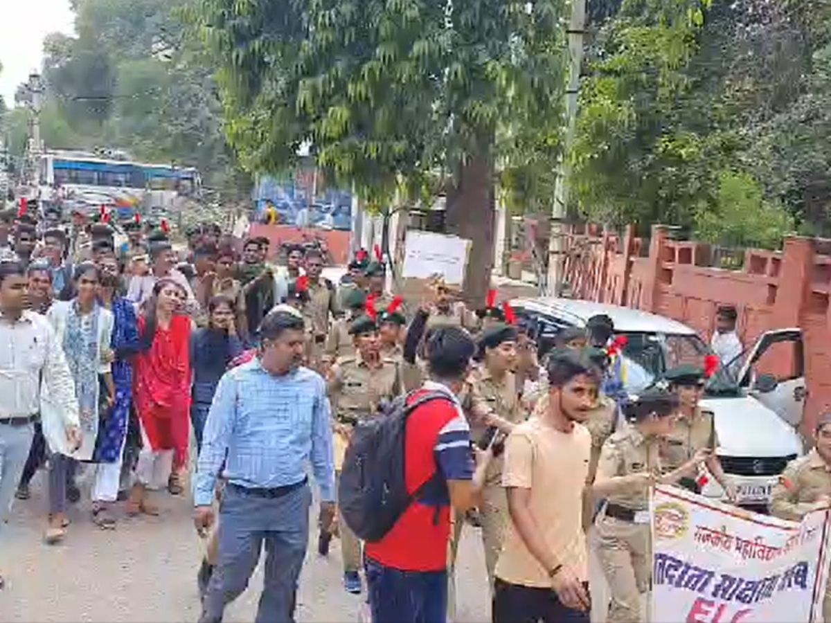 Karauli news Students took out rally regarding voter awareness NCC NSS students participated ...