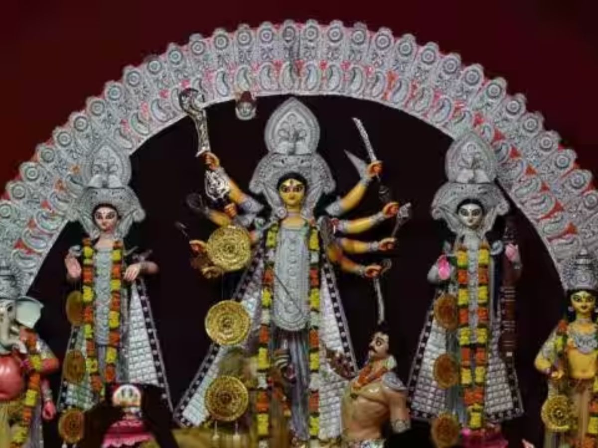 Durga puja festival started in Jaipur in a pandal prepared by Bengali ...