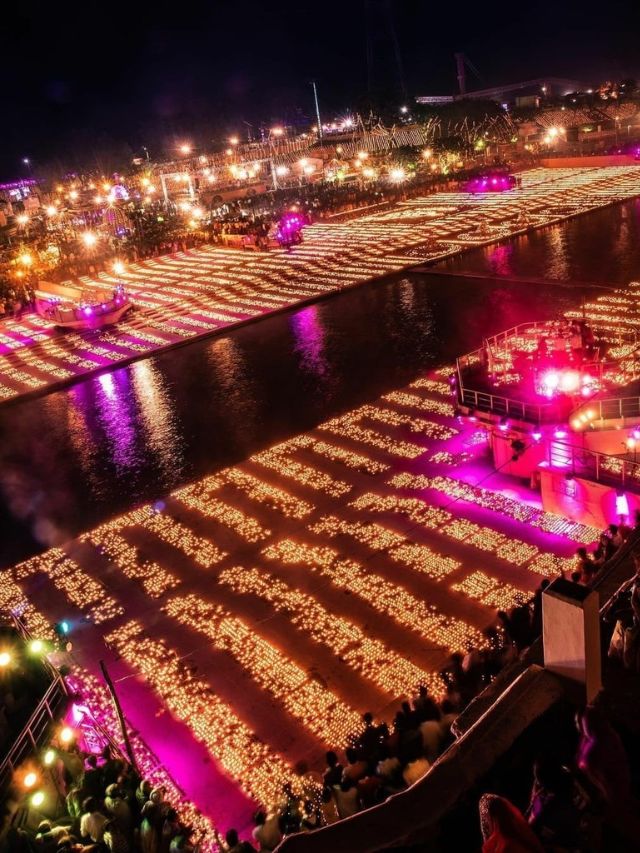 24 lakh diyas lit on diwali to make new record on Ayodhya Deepostsav ...