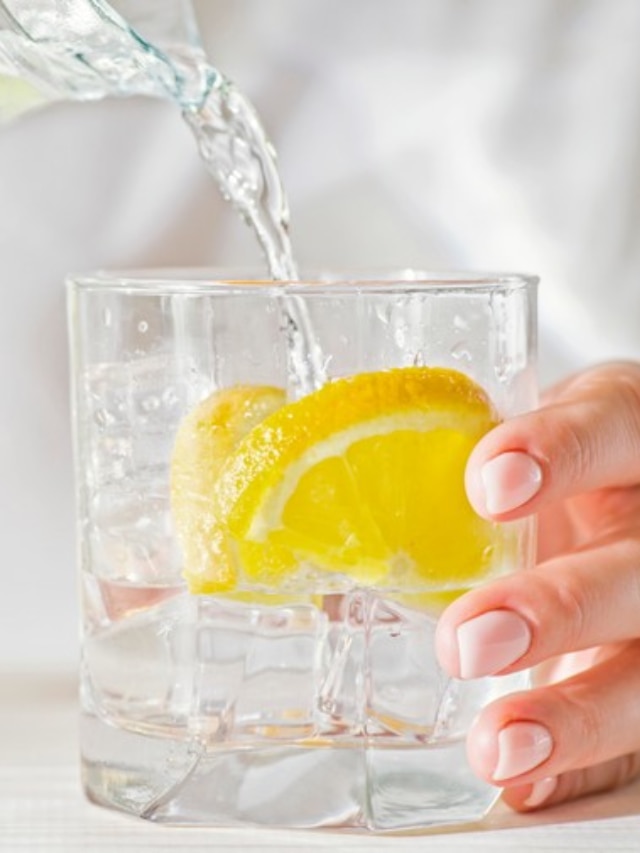 drinking lemon water benefits nimboo paani peene ka fayda in hindi ...