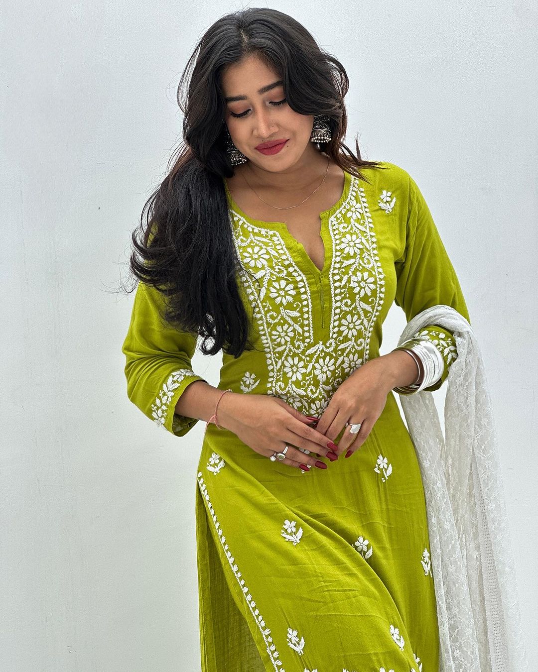 Sofia Ansari Glamorous Photos In Saree Desi Look Of Sofia Viral On Internet Sofia Ansari