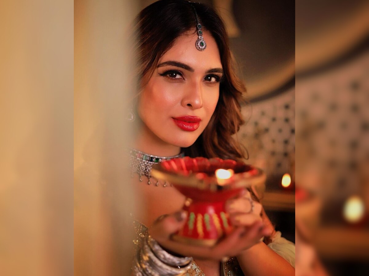 Nehhaa Malik: नेहा मलिक के दिवाली लुक से नजर हटाना मुश्किल; देखें ...