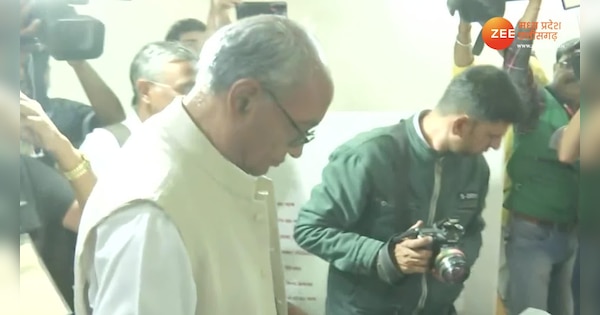 Digvijay Singh voted with his wife for mp vidhan sabha chunav 2023 | MP Election 2023: दिग्विजय ...