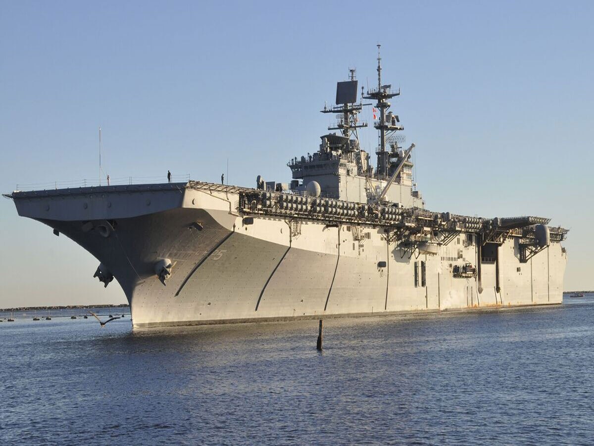 Houthi fighters hijack Israeli ship in the Red Sea Know the whole ...