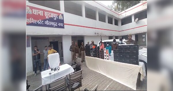 Noida Crime News Police Arrested 4 Accused Stealing Electronic Worth