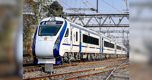 Indian Railways timing of New Delhi Amb Andaura Vande Bharat Express ...