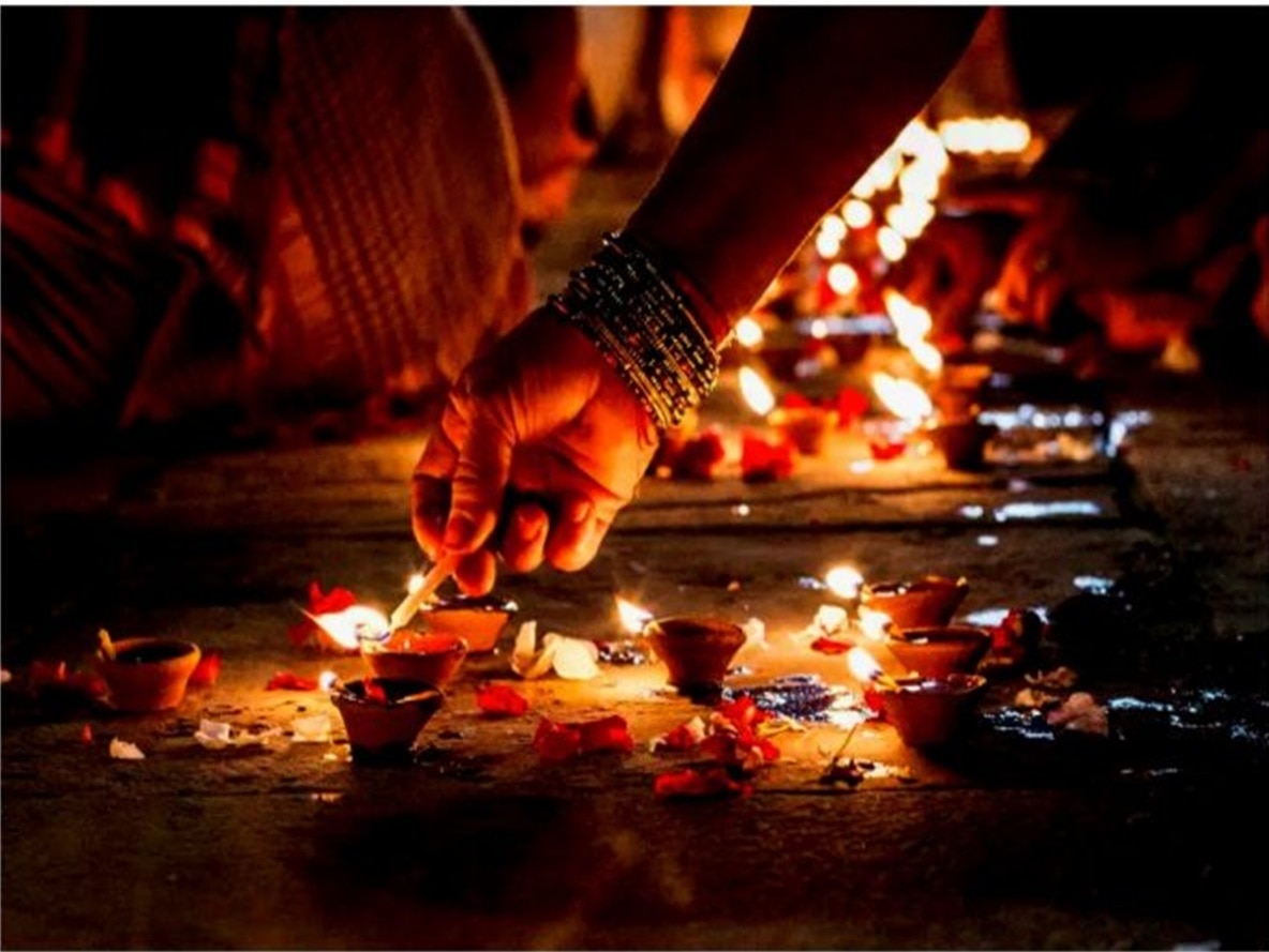 Dev Diwali 2023 Deepdan importance different place At home Kartik ...
