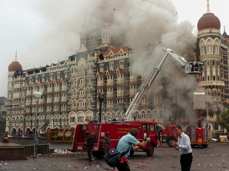 Mumbai Attack 15 Years: ମୁମ୍ବାଇ ଆକ୍ରମଣକୁ ୧୫ ବର୍ଷ, ଫଟୋରେ ଦେଖନ୍ତୁ ସେଦିନର ...