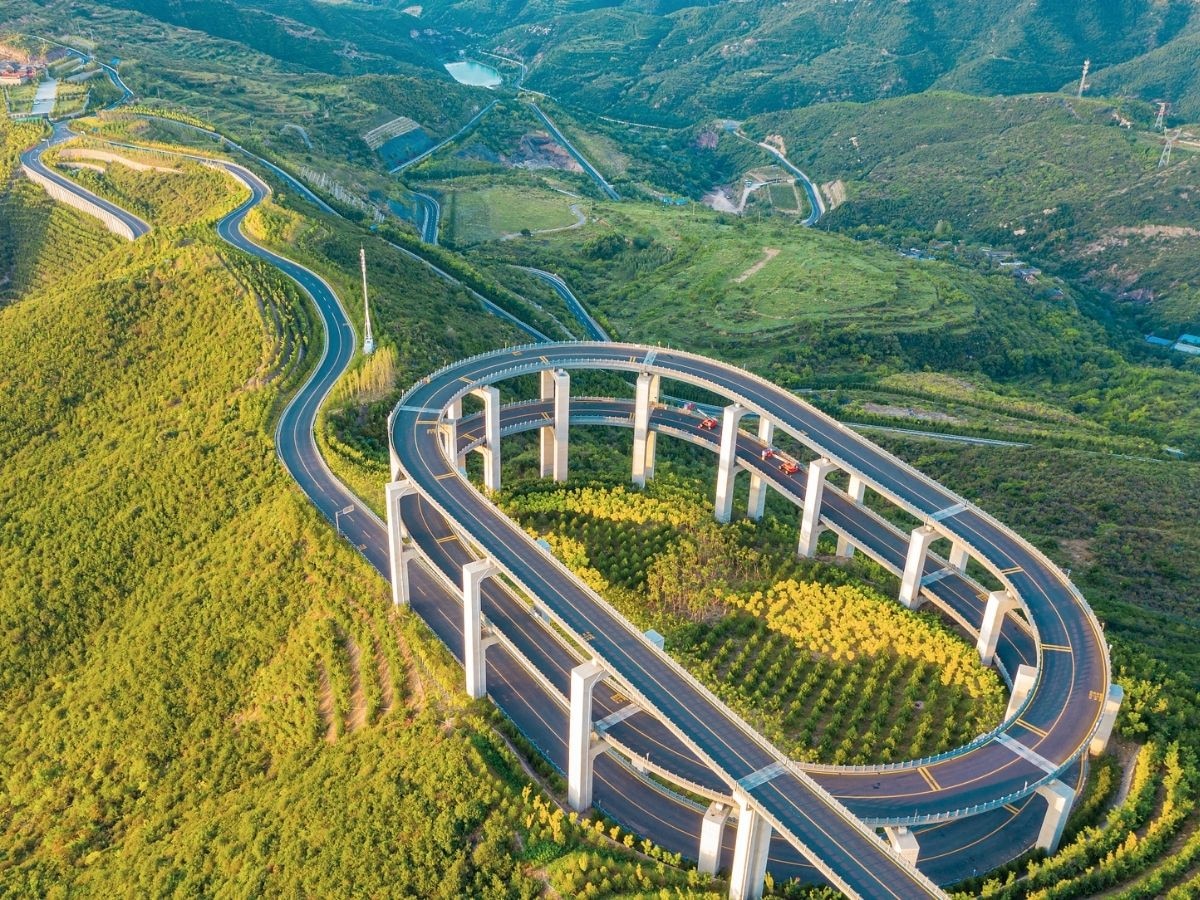 World Highest Highway China Tianlongshan Highway Features and Photos ...