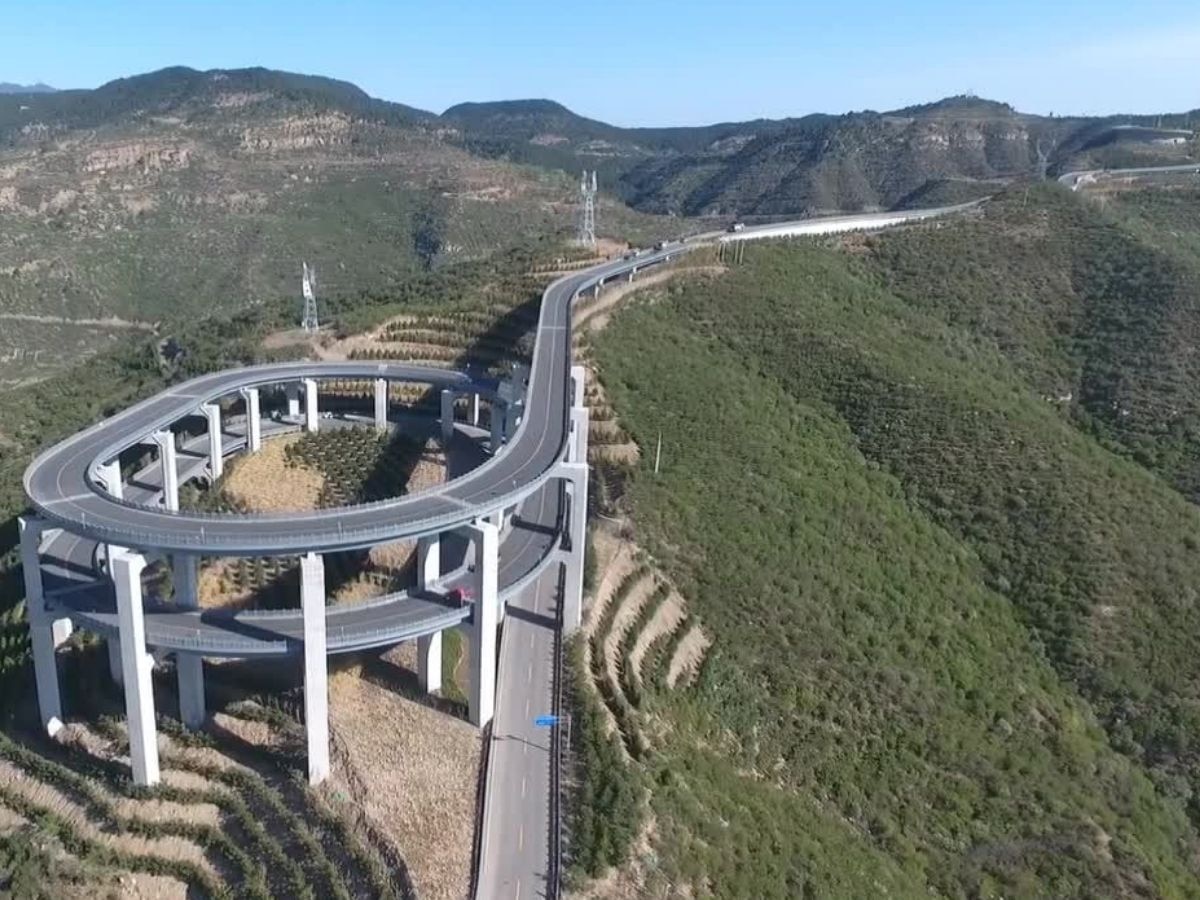 World Highest Highway China Tianlongshan Highway Features and Photos ...