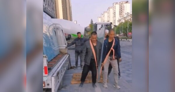 Desi Jugaad Adopted indigenous technology to lift glass sheet viral on ...