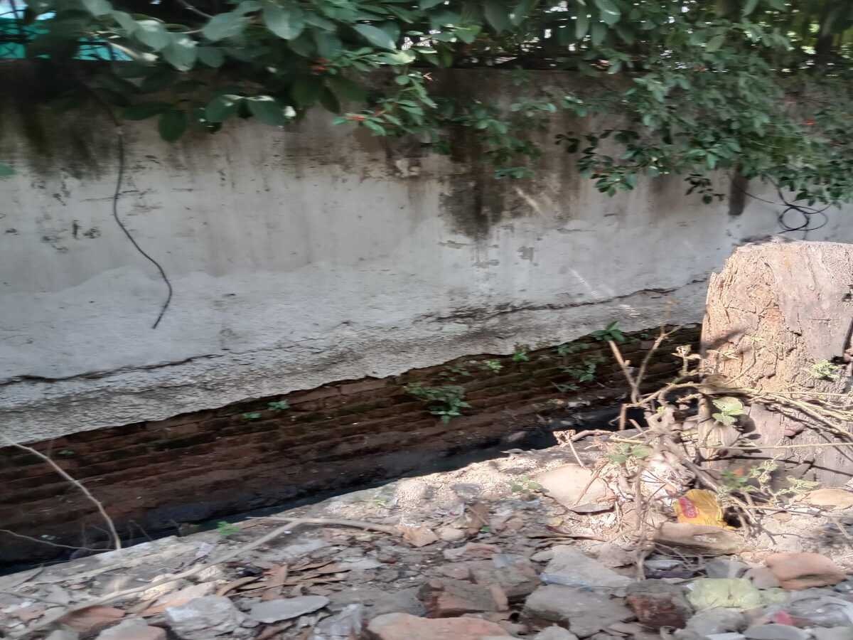 arjun nagar delhi drainagae cctv street light issue public facing ...