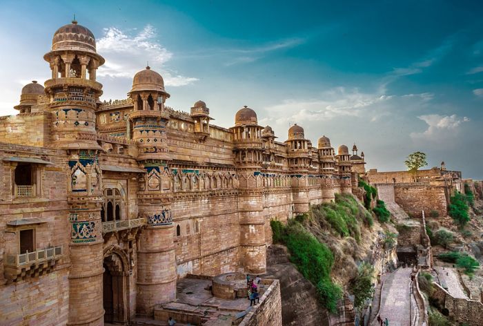 7 amazing oldest forts of india from Chittorgarh to Kangra Fort | जानिए ...