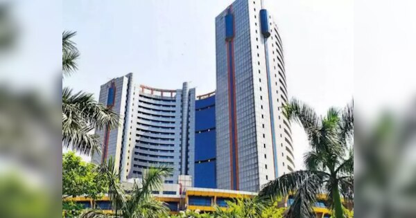 Delhi Municipal Corporation will rent Karkardooma mcd office building ...