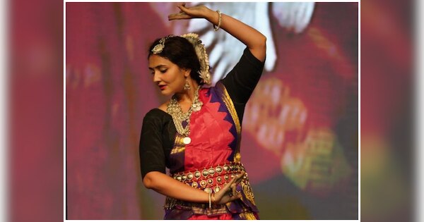 IAS pallavi mishra biography salary wiki success story and more | क्लासिकल ट्रेंड सिंगर, संगीत ...