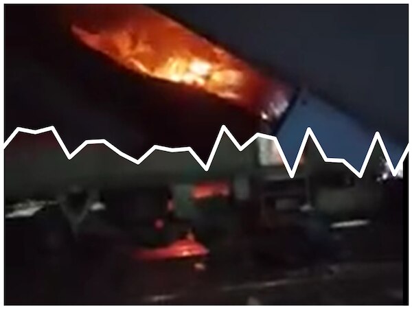 Poorabiya Express train Fire broke out coming from Anand Vihar to ...