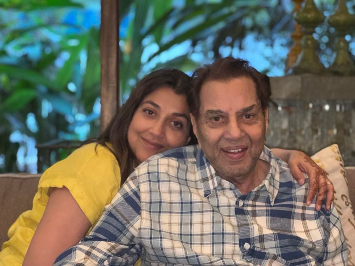 Dharmendra married at age of 19 with Prakash Kaur 2 wives 6 children ...