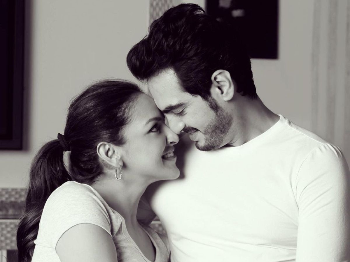 Dharmendra married at age of 19 with Prakash Kaur 2 wives 6 children ...