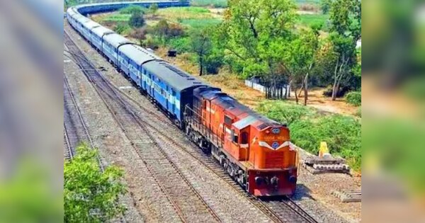 knowledge Trains run on electricity why passengers sitting in train made of iron not get ...