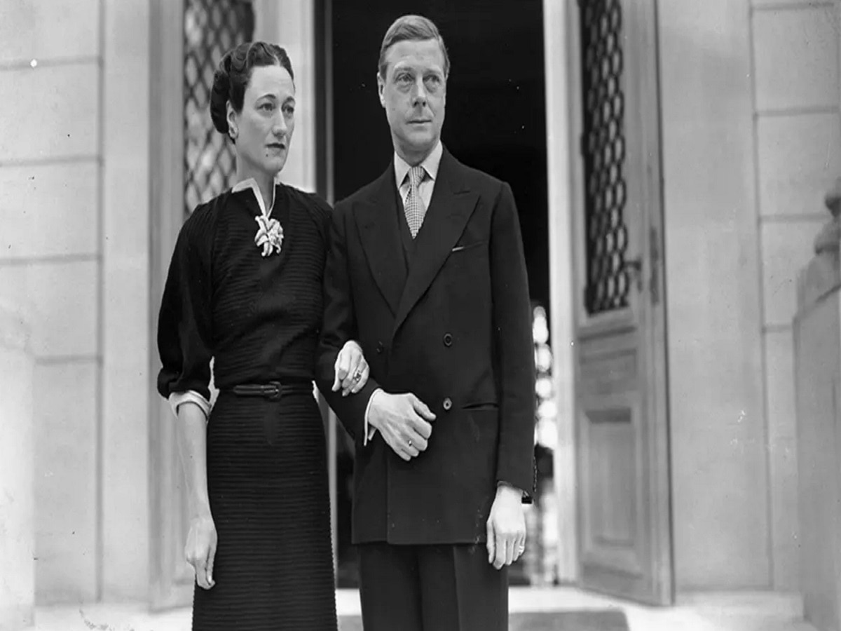 King Edward VIII who abdicated throne after marriage with Wallis ...