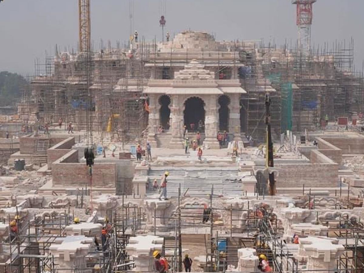 Lord Ram Gold Charan Paduka for ayodhya ram mandir | Ram Mandir: 1 किलो ...